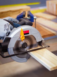 How to Cut Wood Straight: 7 Best Methods for Perfect Cuts - Tekton Travis
