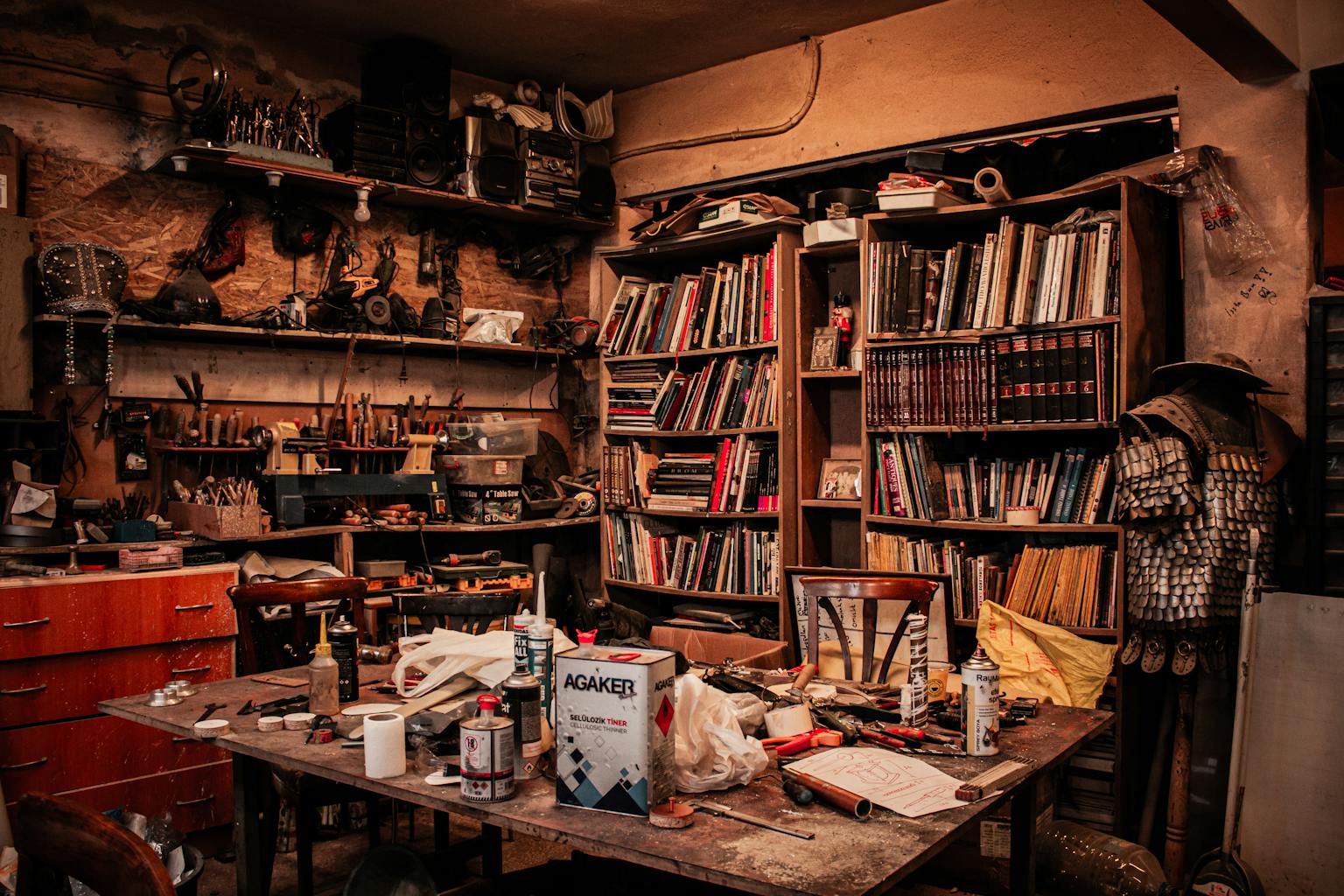 Hand Tools vs Power Tools: Which Should You Use in 2025? - Tekton Travis
