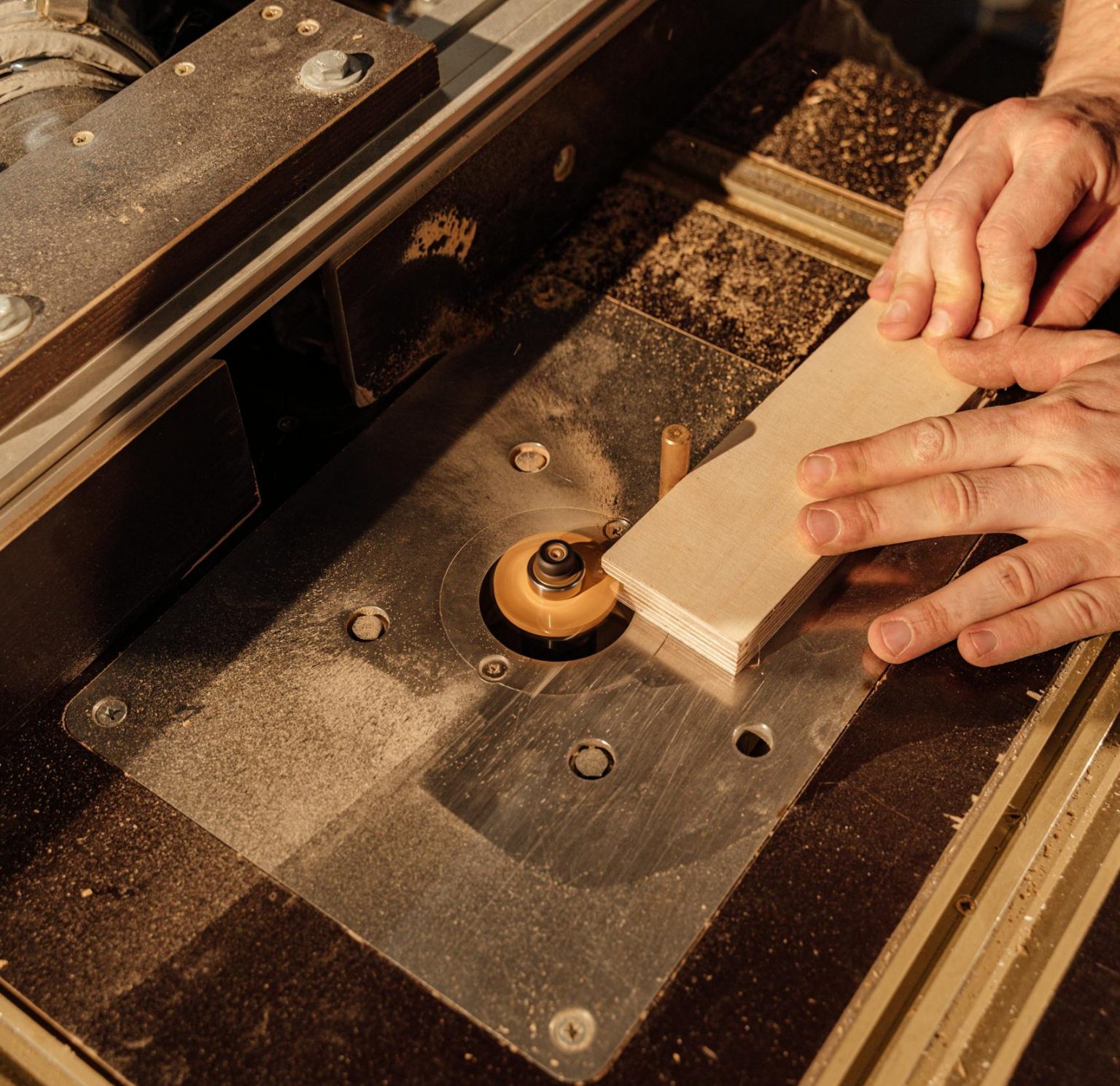 How to Use a Router With These 11+ Steps (Ultimate Guide) - Tekton Travis