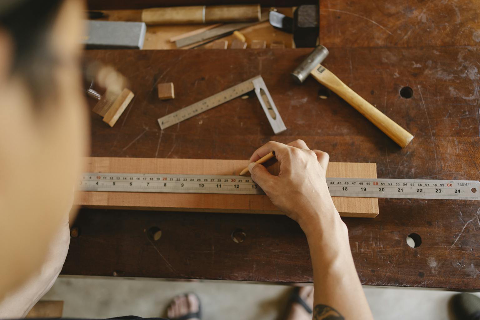 7+ Expert Tips for How to Measure with a Tape Like a Pro - Tekton Travis